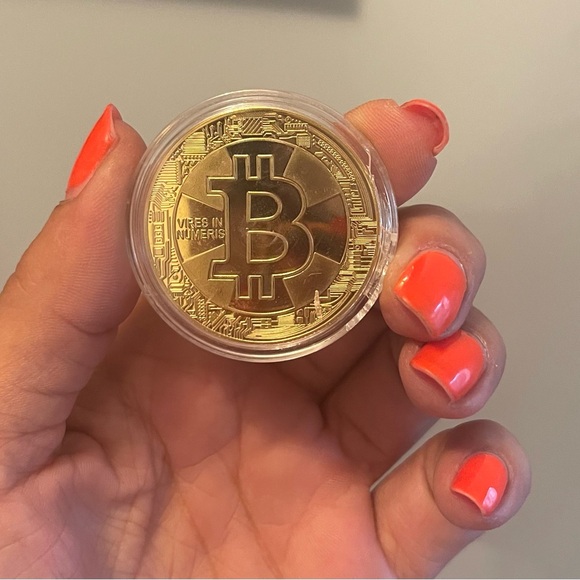 Other | 5 Gold Bitcoin Collectible Coins Each Has Its Own Case New ...